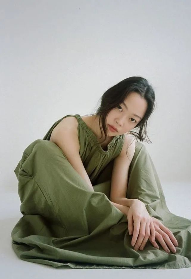 除了Lemaire、The Row和Jil Sander，这些极简品牌同样精彩……_腾讯新闻