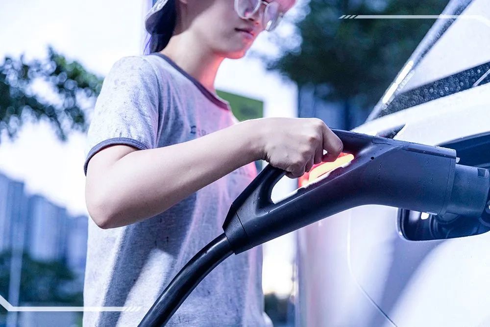 纯电VS氢能，谁是新能源汽车的未来？_腾讯新闻