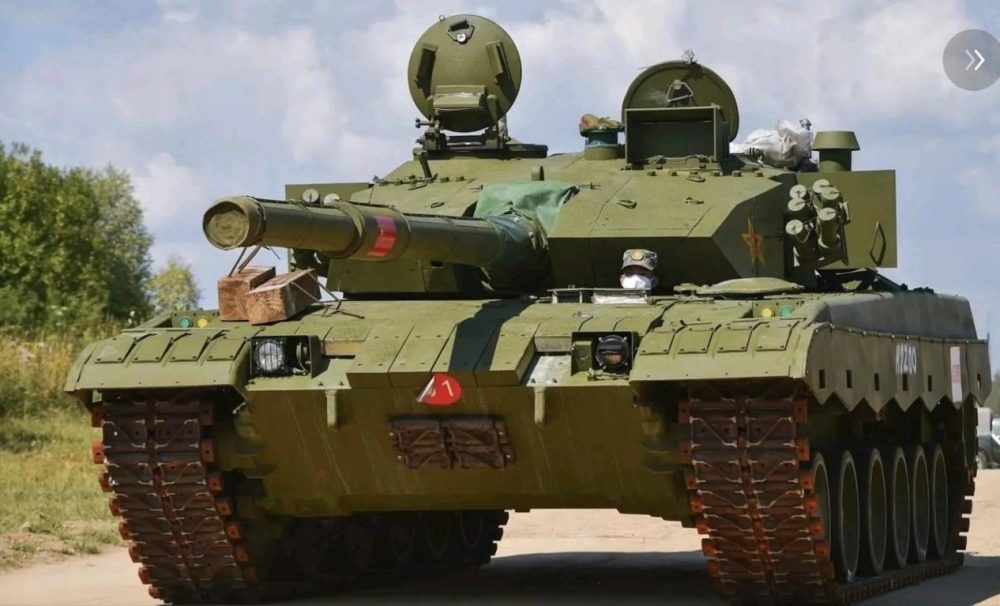 第一辆M1A2T型战车首曝光，火力和防护力欠佳，无法适应“弯弯”地形_腾讯新闻