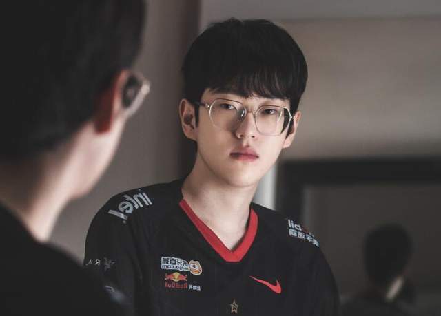 S12还没开始，faker再次出来放个狠话，根本不把EDG放眼里_腾讯新闻