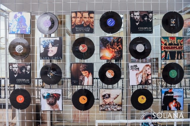 蓝色港湾首届艺术季邀你国庆假期打卡黑胶艺术空间_腾讯新闻