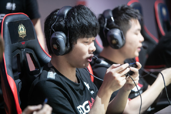 KPL老将再出发，初晨离开AG超玩会之后，正式宣布加盟Wz，未来可期！_腾讯新闻