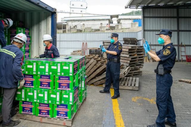 查获危险固化剂585.6千克_腾讯新闻