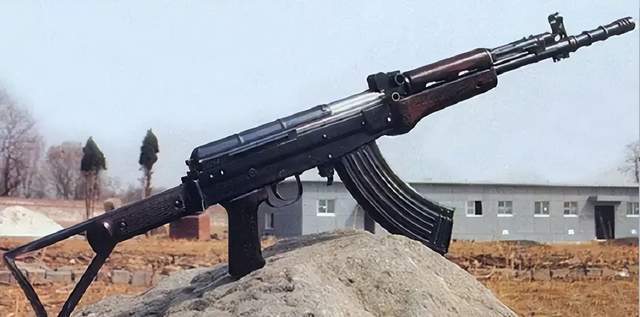 87式自动步枪：军中小范围试装很快撤装，开了我军小口径枪械先河_腾讯新闻