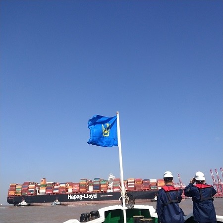 护肤品来了，第五届进博会部分展品历时一个半月抵达上海洋山港_腾讯新闻