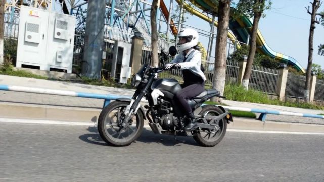 评入门复古本田CB190TR：外观肥而不腻，动力有气无力｜驾驶观_腾讯新闻