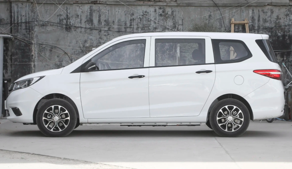 不足15万！402KM续航，6座MPV，一公里几分钱的长安智造_腾讯新闻