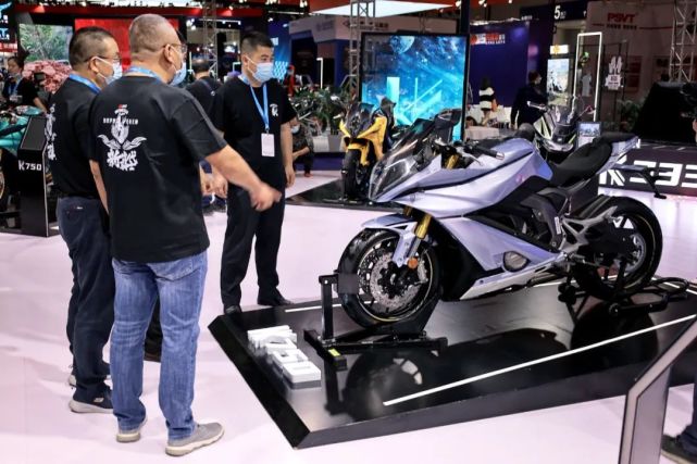 国产仿赛还得看杰迪！VISION K333全球首秀，K750公布售价！_腾讯新闻