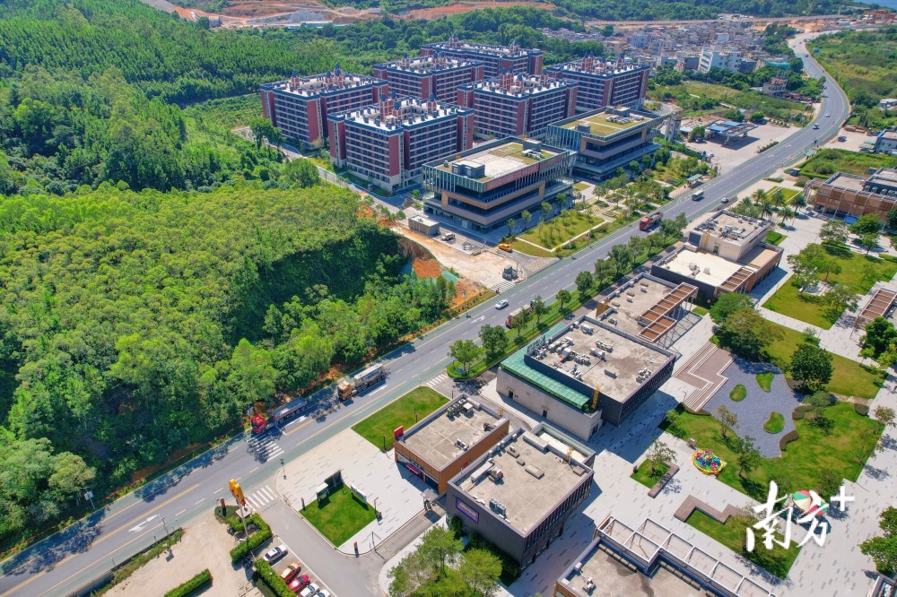 路畅景美人安，G228国道赤河广场段焕颜展新姿_腾讯新闻