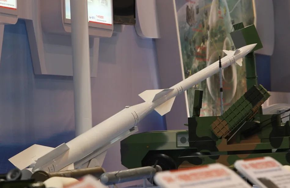 FK-3000防空系统配三种导弹一门炮，堪称丧心病狂新境界_腾讯新闻