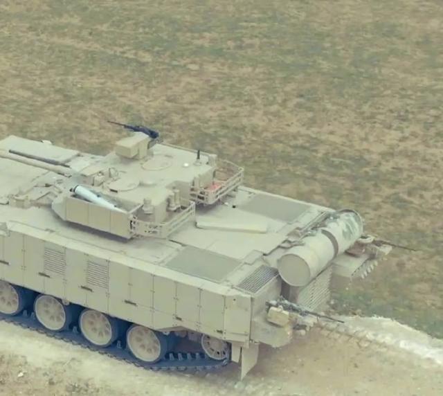 VN20专为中东研制的重型步战车，装甲厚火力强，尽显昔日雌性坦克风采