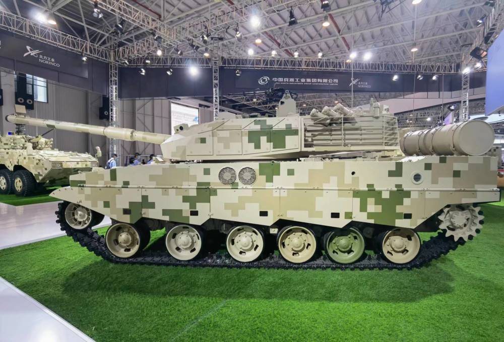 国产VT5-U无人坦克！一炮能击穿T72，还带无人机扩大视野_腾讯新闻