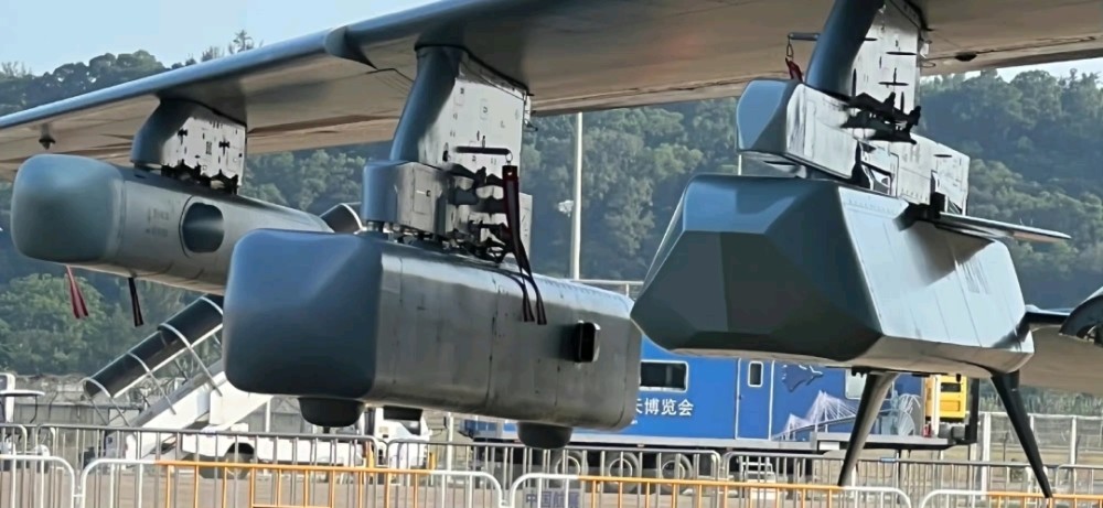 “左青龙右白虎”！有新式精确制导弹药技术嫁接，飞豹独立作战能力再提高_腾讯新闻