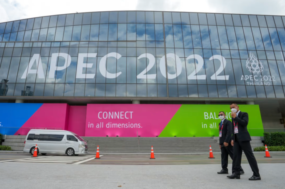 APEC成员时隔三年再聚首，世界聚焦“曼谷时刻”_腾讯新闻