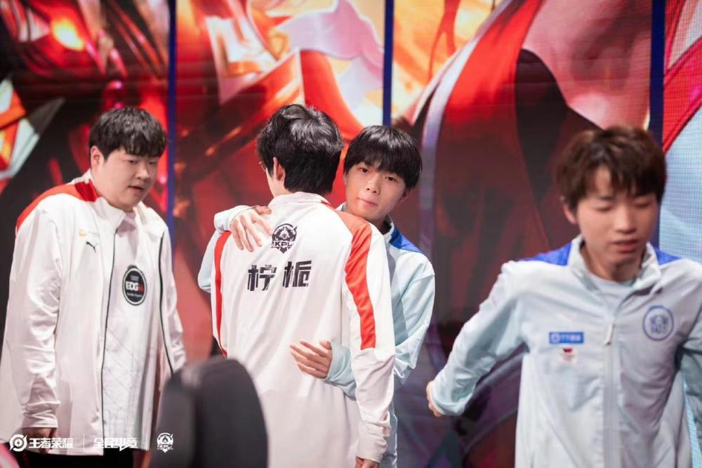 KPL首日战况：TTG崛起让AG压力巨大，XYG一败涂地，暖阳赛后自责_腾讯新闻