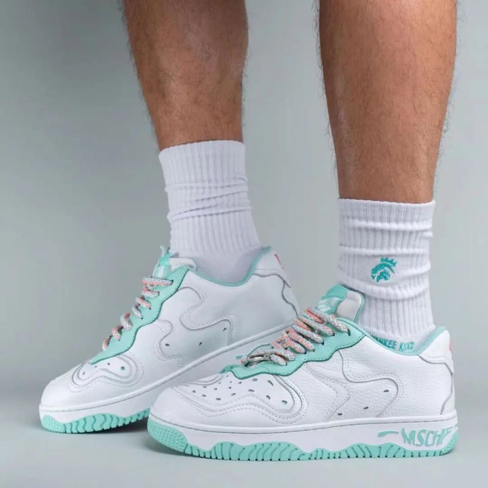 火出圈的MSCFH又要来了？新款球鞋本月登场！_腾讯新闻