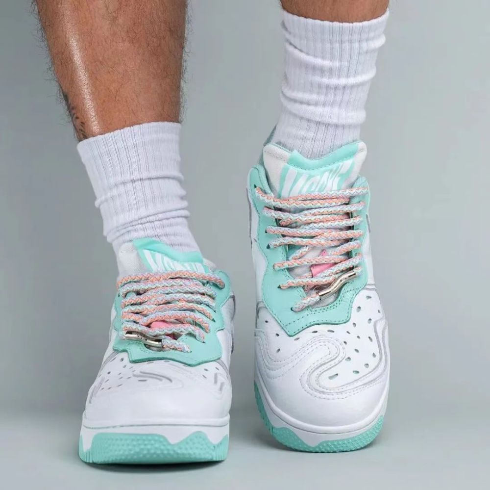 火出圈的MSCFH又要来了？新款球鞋本月登场！_腾讯新闻