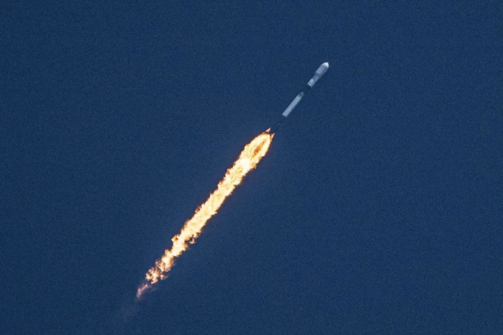 Spacex继续发射第一代星链，二代星链发射按下暂停键腾讯新闻