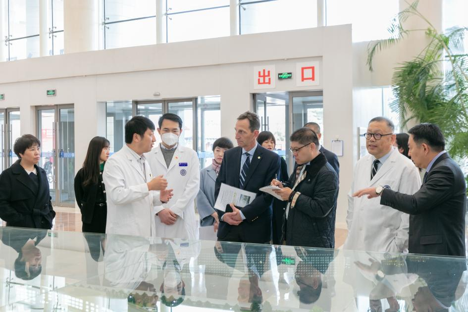 世界五百强丹纳赫集团总裁毕睿宁（Rainer Blair）一行赴北京大学国际医院考察交流_腾讯新闻