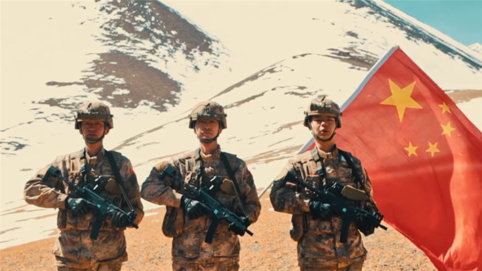 20式枪族快速列装全军，武警部队都用上QBU201型12.7mm狙击步枪_腾讯新闻