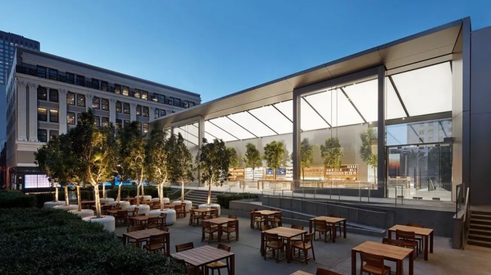 深圳第二家 Apple Store 开业，我们采访了 3 位“不一样”的店员_腾讯新闻