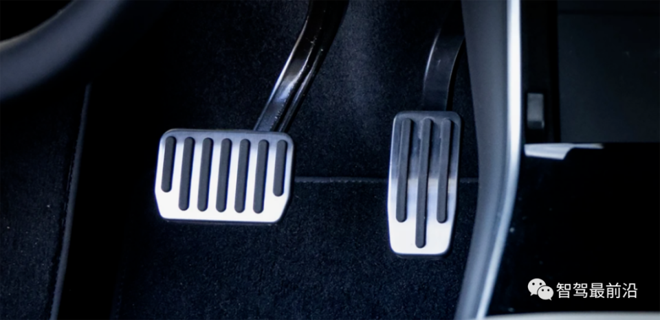 取消“强制单踏板”，不服输的特斯拉向现实低了头_腾讯新闻