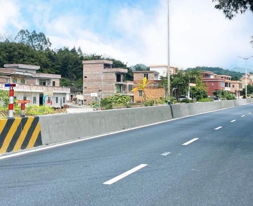 国道G324线云浮市迳口至镇安段路面改造工程顺利通过验收_腾讯新闻