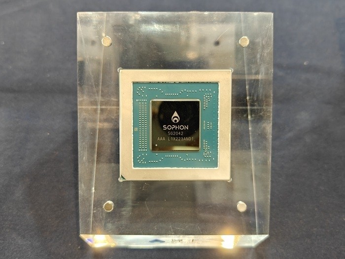 算能科技64核服务器CPU已出货，新一代CPU SG2044曝光！还有39元的RISC-V开发板！_腾讯新闻