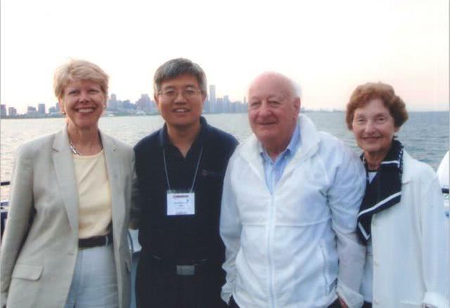 原子智库丨张维迎纪念哈罗德·德姆塞茨：他有资格获诺贝尔奖_腾讯新闻