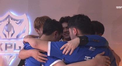 KPL迎来新王！eStarPro三年磨一剑终获首冠_腾讯新闻