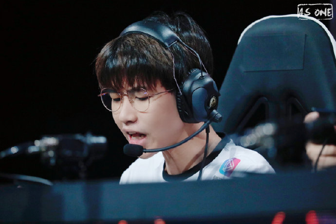 QGhappy公布挂牌选手名单，snow转会770结婚，下赛季怎么办？_腾讯新闻