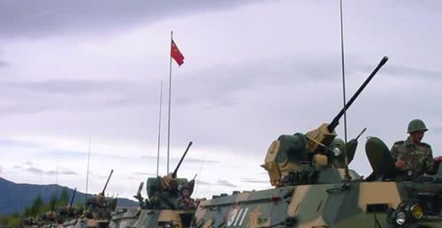 ZSL92式步战车：就是一辆装甲输送车，加装1门25毫米机关炮而已_腾讯新闻