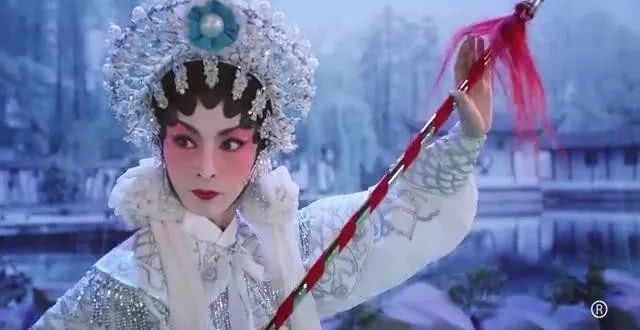 港剧回归，首集收视破TVB8年纪录，开局2分钟就有两起命案_腾讯新闻