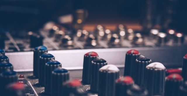 纽约时报公司收购音频App“Audm”，推进多元化和订阅制策略_腾讯新闻