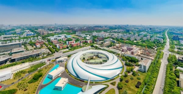 送出最亮助攻 上海光源助力破解新冠肺炎病毒关键蛋白结构_腾讯新闻