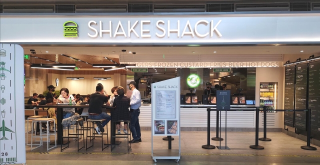 Shake Shack全国机场首店开业_腾讯新闻