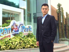 Liu Mingwei took over as the first thing, picking up rubbish by himself ...