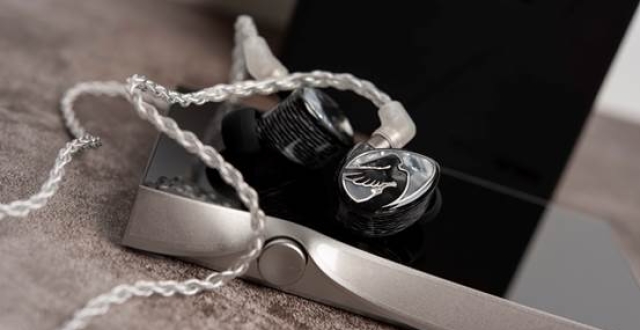 多音频架构融合，新影音分享一面科技一面艺术的AK SE200播放器_腾讯新闻