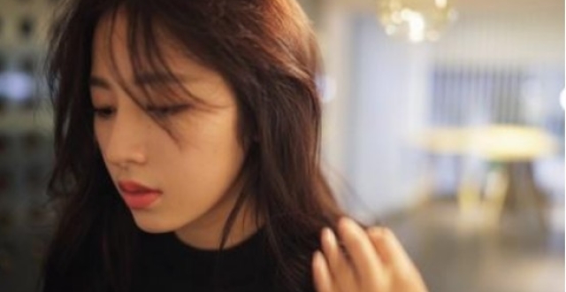 《小魔仙》出道的周雨彤，曾和肖战北漂3年，今成一线却自嘲_腾讯新闻