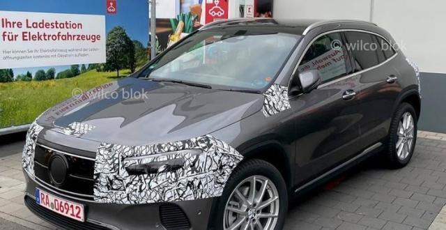 1月20日发布的EQA内饰……大概长这样_腾讯新闻