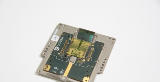 Mobileye副总裁：今年将在吉利车型上率先搭载EyeQ5芯片_腾讯新闻