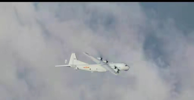 台湾军方证实，一架解放军运8反潜机上午进入台湾西南空域_腾讯新闻