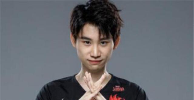 doinb是LPL一位，英雄池异常怪异的中单，中路为什么要carry？_腾讯新闻