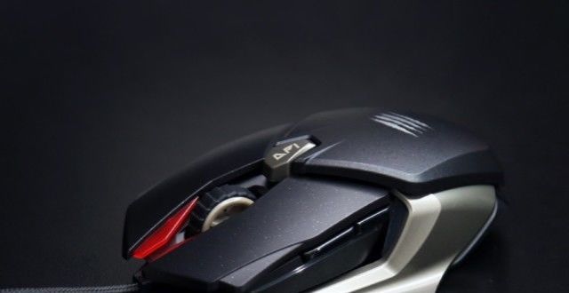 美加狮BAT6＋RGB游戏鼠标图赏简评：科技感满满_腾讯新闻
