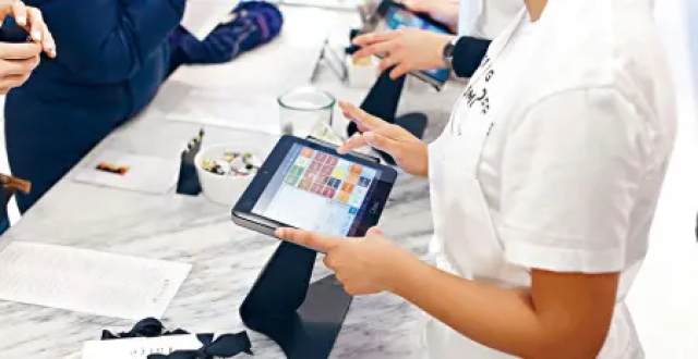 美股餐饮业科技独角兽Toast，纽交所首次亮相飙升56.27％表现亮眼_腾讯新闻