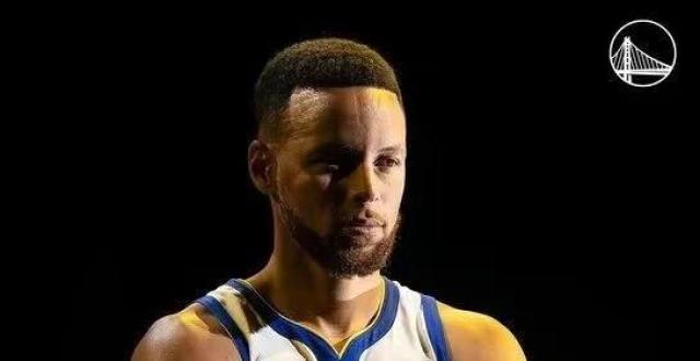 穿衣显瘦，脱衣有肉！看似瘦弱NBA球星并非如此，库里练成麒麟臂_腾讯新闻