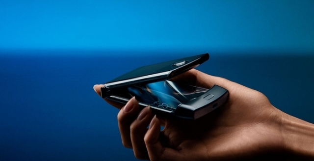 摩托罗拉moto Razr 3规格泄露：对标华为P50 Pocket_腾讯新闻