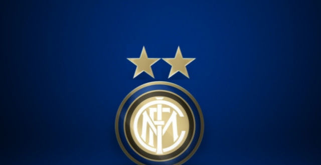 赛季首冠到手，国际米兰下一目标更加明确，队徽绣上“双星”_腾讯新闻