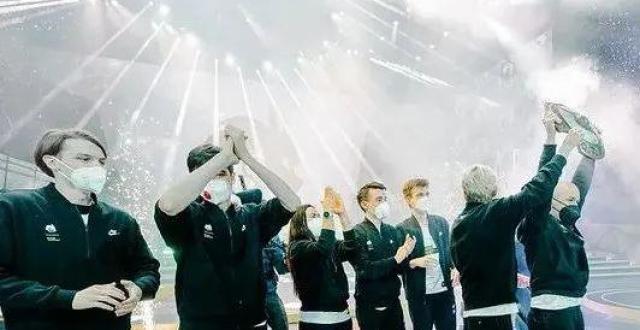 DOTA2 TI10落幕，LGD与不朽盾失之交臂，电竞热潮仍在延续_腾讯新闻