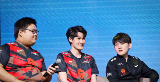 Knight并未加入RNG！前LPL解说深夜发声，TES核心阵容存疑_腾讯新闻